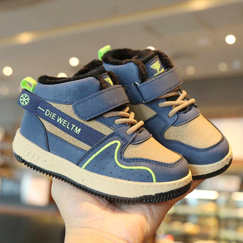 Sepatu Sneakers Dark Light