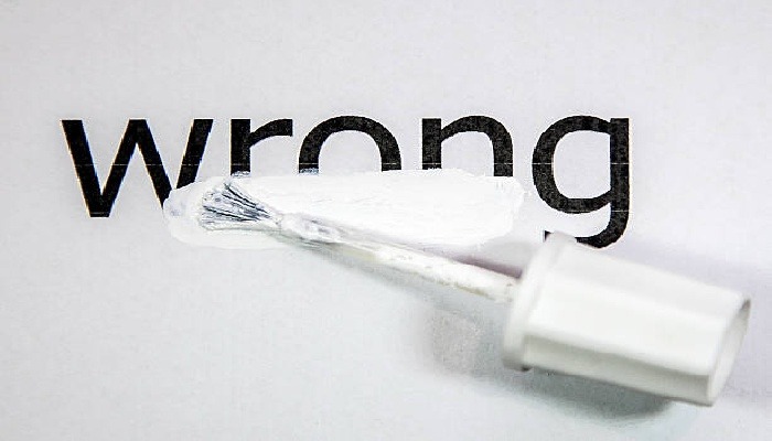 Perbedaan Tip-ex Cair dan Correction Tape Kertas