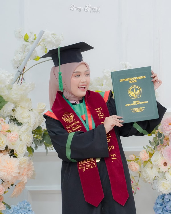 PRICE FOTO WISUDA