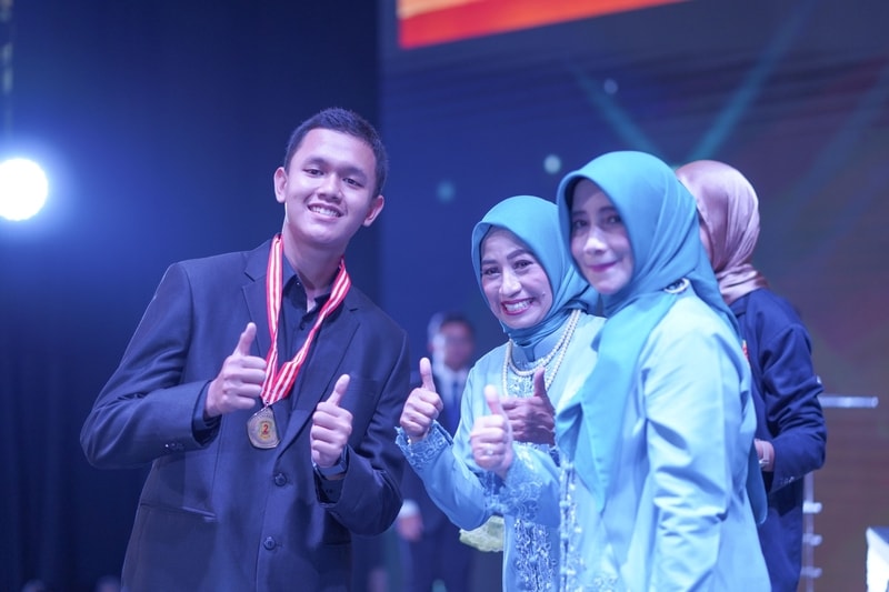 WISUDA SMAVO